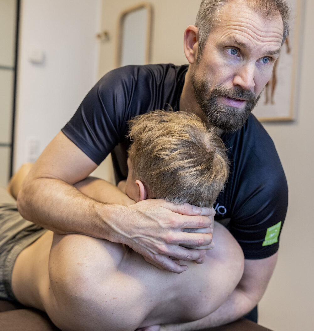 Hoved – Nakkesmerter - Smertefri med fysioterapi - FysioDanmark